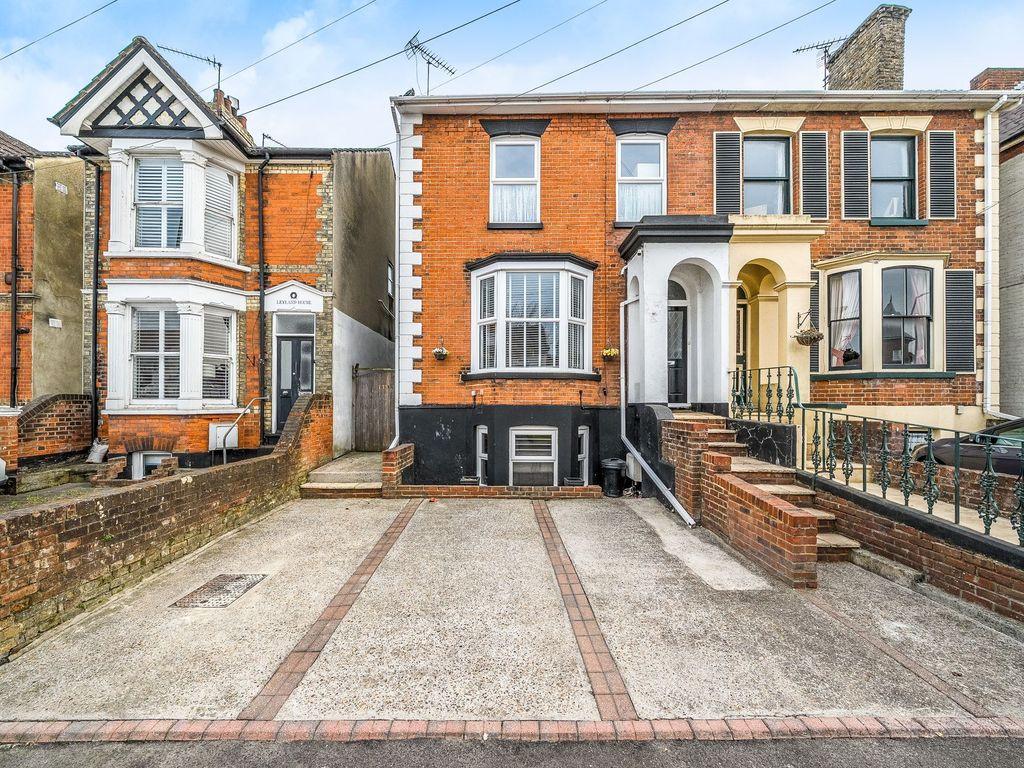 Gillingham Road, Gillingham, Kent, ME7 5 bed semi-detached house for ...