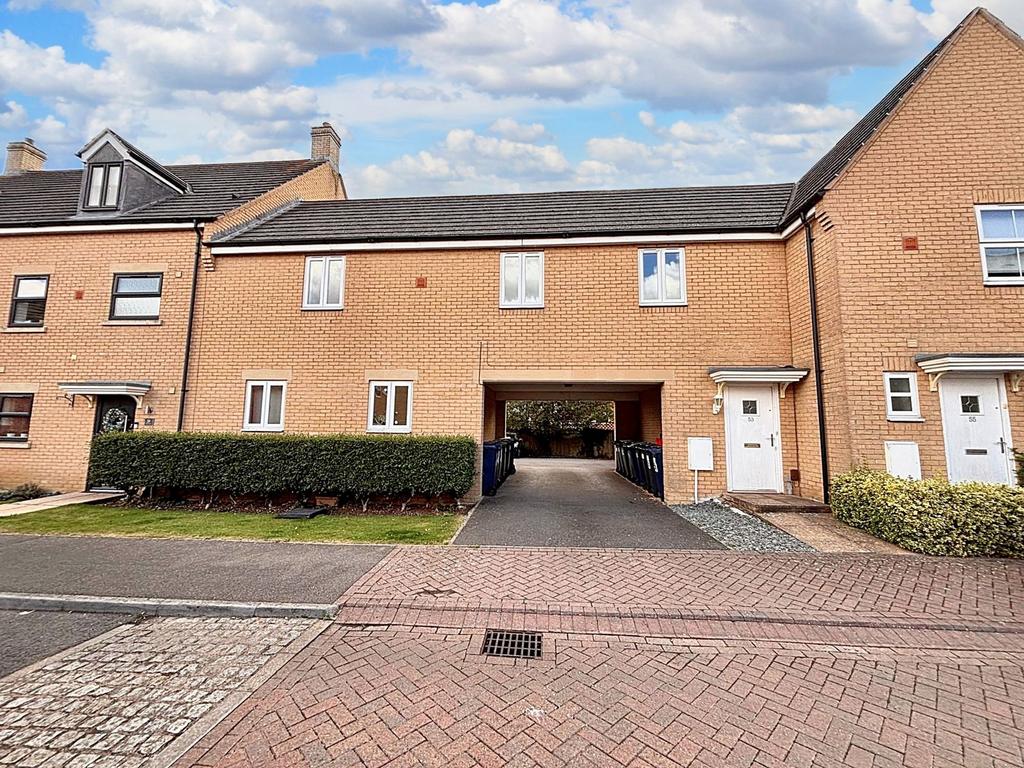 Mallory Drive, Yaxley, PE7 2 bed coach house - £800 pcm (£185 pw)