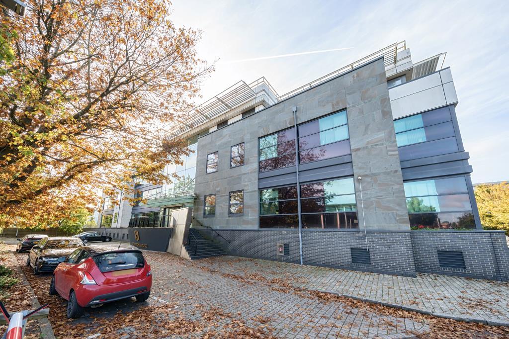 Slough, Berkshire, SL1 1 bed flat - £250,000