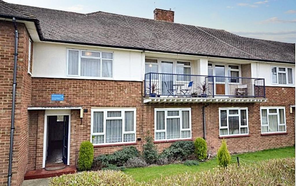 Morpeth Avenue, Borehamwood, WD6 1 bed flat - £1,250 pcm (£288 pw)