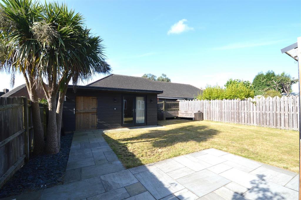 Fermor Road, Crowborough 3 bed house to rent - £1,600 pcm (£369 pw)