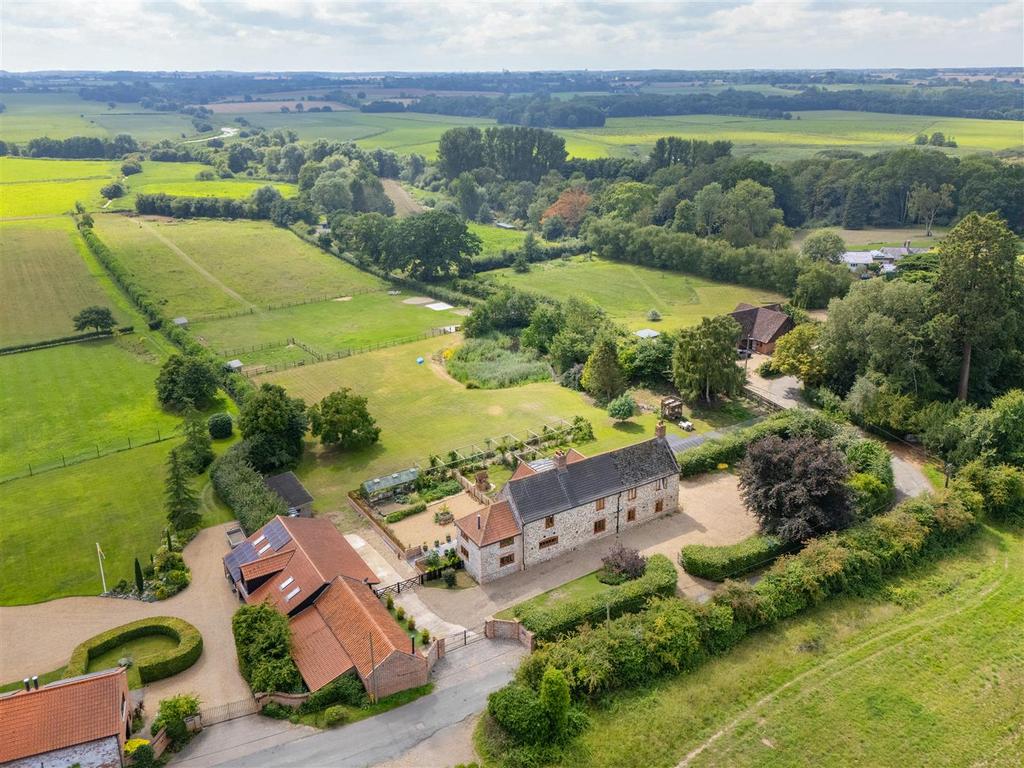 Dunburgh Road, Beccles NR34 5 bed house - £1,400,000
