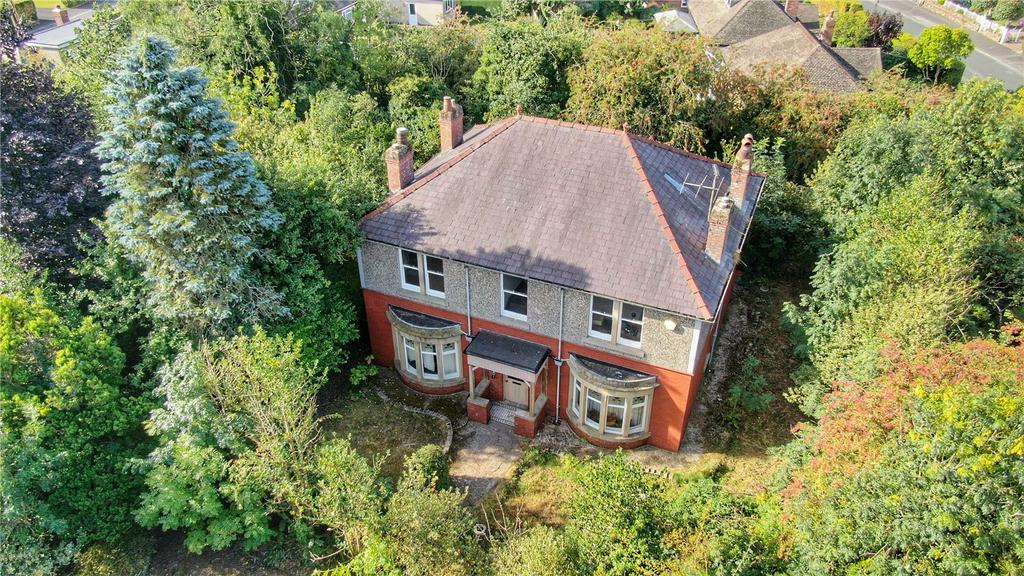 Pendle Road, Clitheroe, Lancashire, BB7 4 bed detached house - £450,000