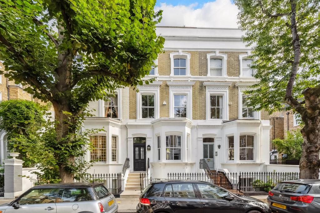 Oakfield Street, London, SW10 2 bed flat - £3,250 pcm (£750 pw)