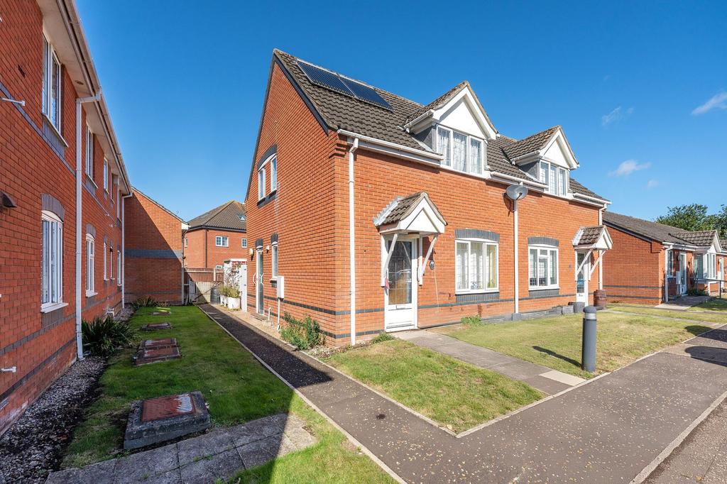 Dunkerley Court, Stalham 2 bed semi-detached house - £220,000