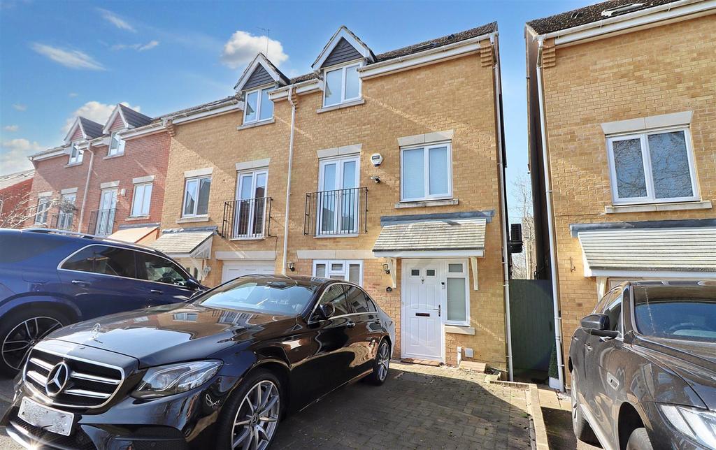 Wordsworth Gardens, Borehamwood 4 bed semi-detached house - £675,000