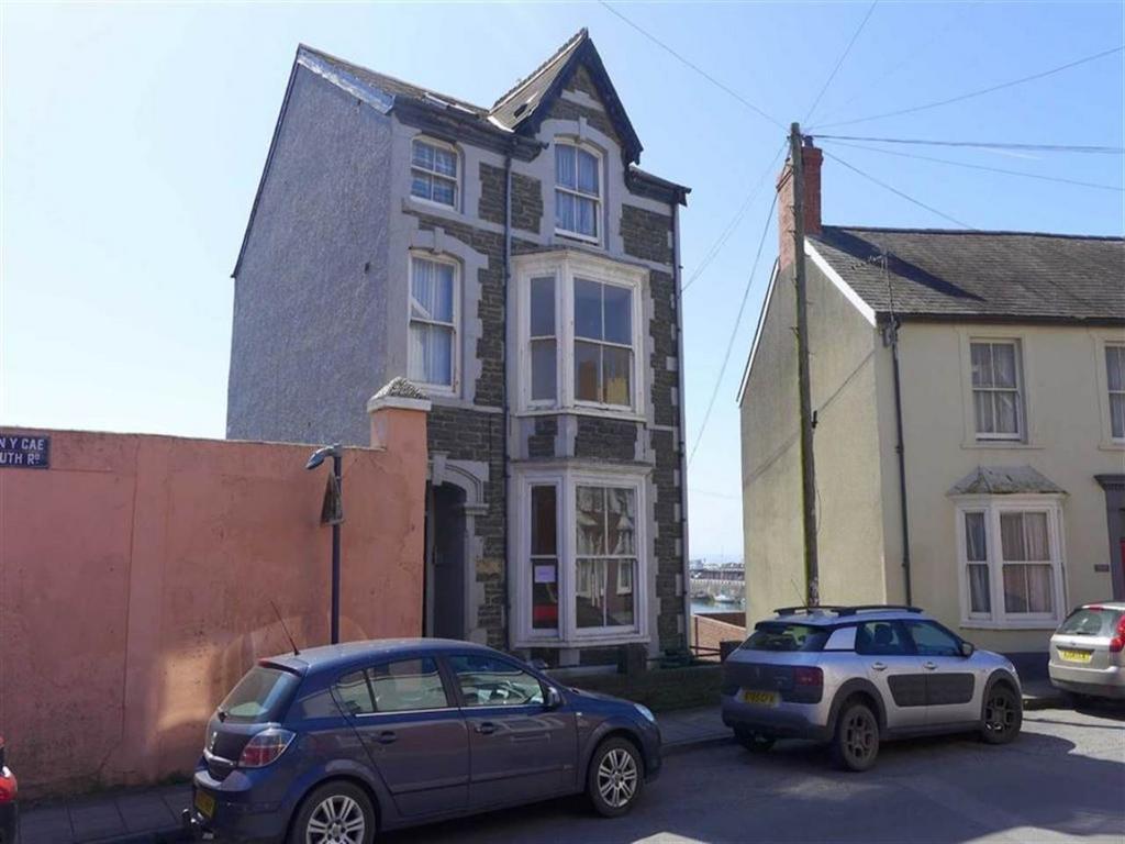 Brynllys, Aberystwyth SY23 1 bed flat - £800 pcm (£185 pw)