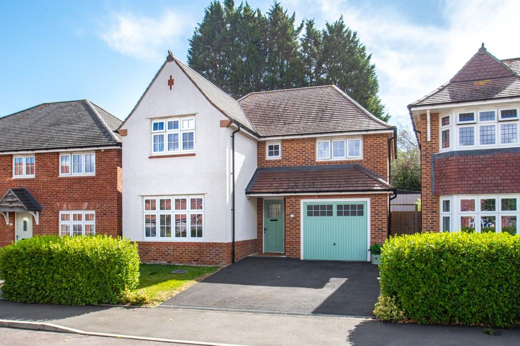 Fairfield Drive, Webheath, Redditch... 4 bed detached house - £450,000