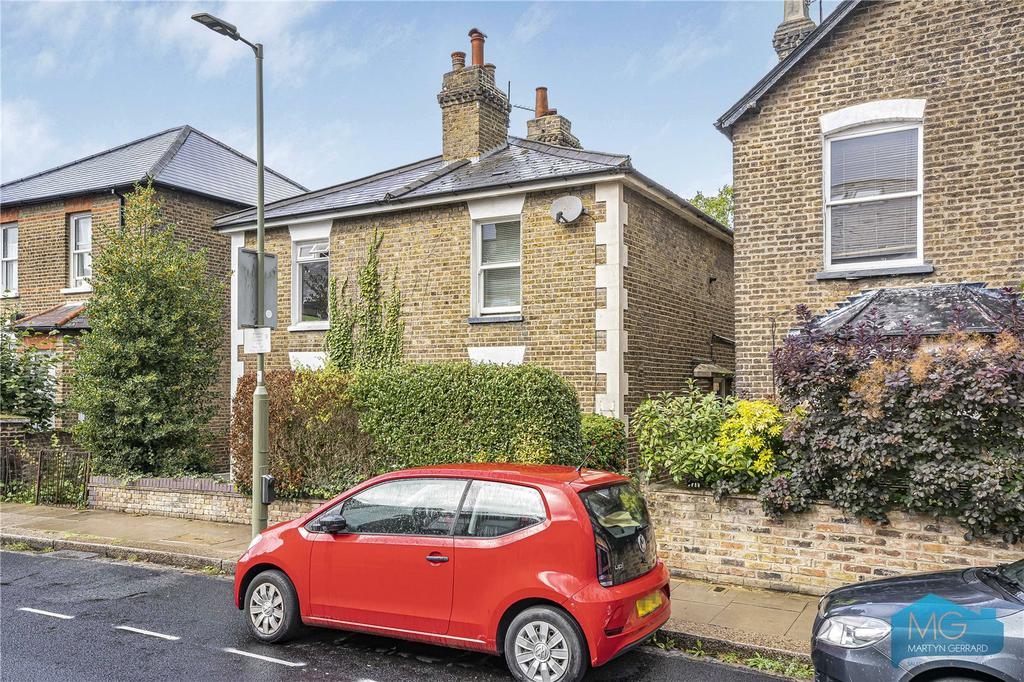 Alston Road, Barnet, EN5 2 bed semi-detached house for sale - £625,000