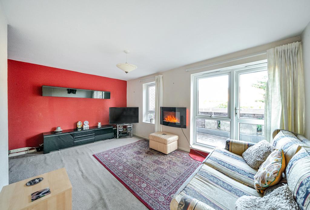 McIntosh Close, Wallington SM6 3 bed maisonette for sale - £240,000