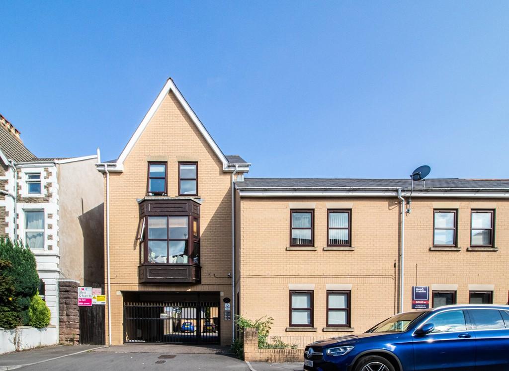 Kings Mews, Kings Road, Pontcanna 2 bed maisonette - £1,150 pcm (£265 pw)