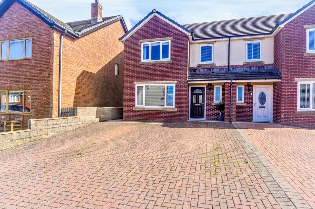 Colliers Way, Whitehaven CA28 4 bed semi-detached house - £190,000