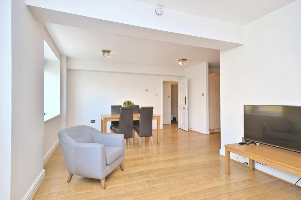 Gun Wharf, Wapping, London, E1W. 1 bed flat - £1,950 pcm (£450 pw)