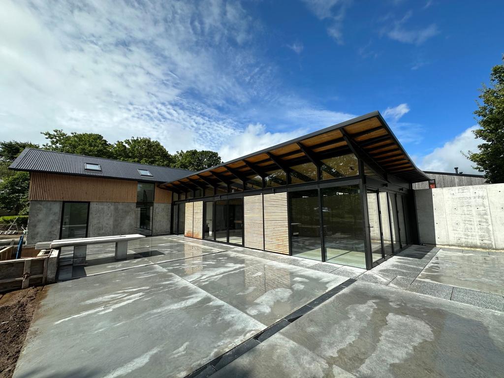Polmear Hill, Par PL24 4 bed flat to rent - £2,750 pcm (£635 pw)