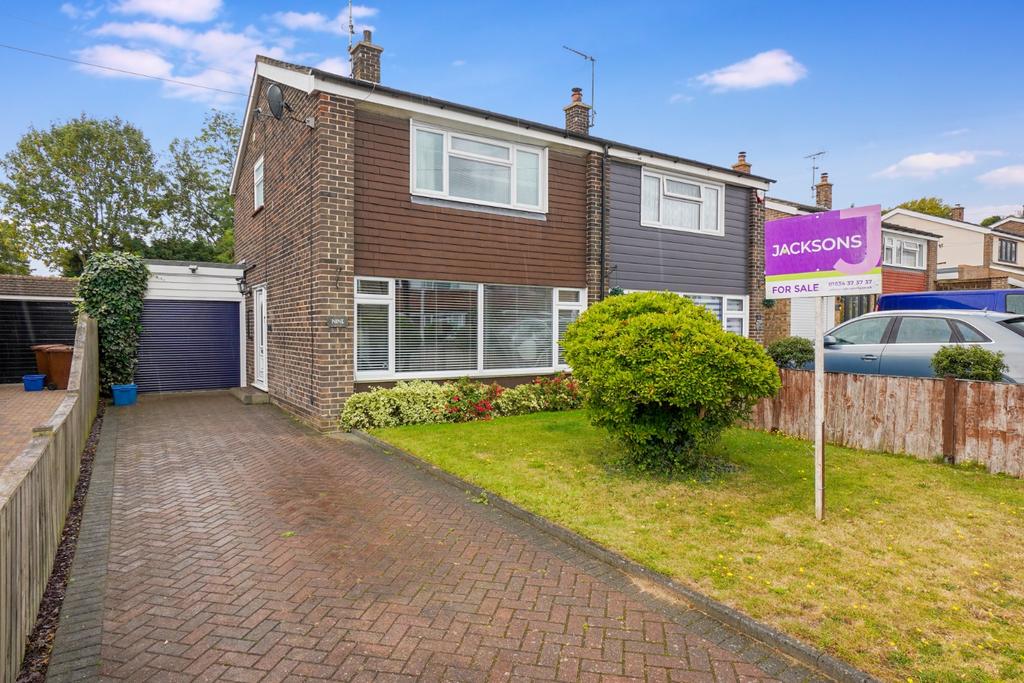 Cherry Tree Road, Rainham 3 bed semi-detached house for sale - £375,000