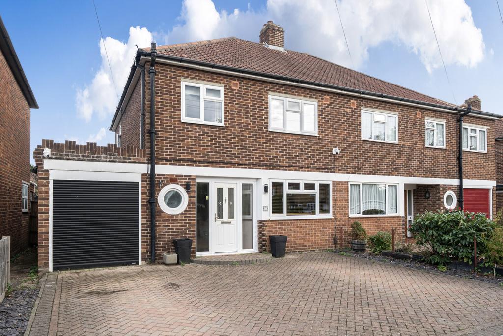 Woodham Park Road, Woodham, Surrey, KT15 3 bed semi-detached house for ...
