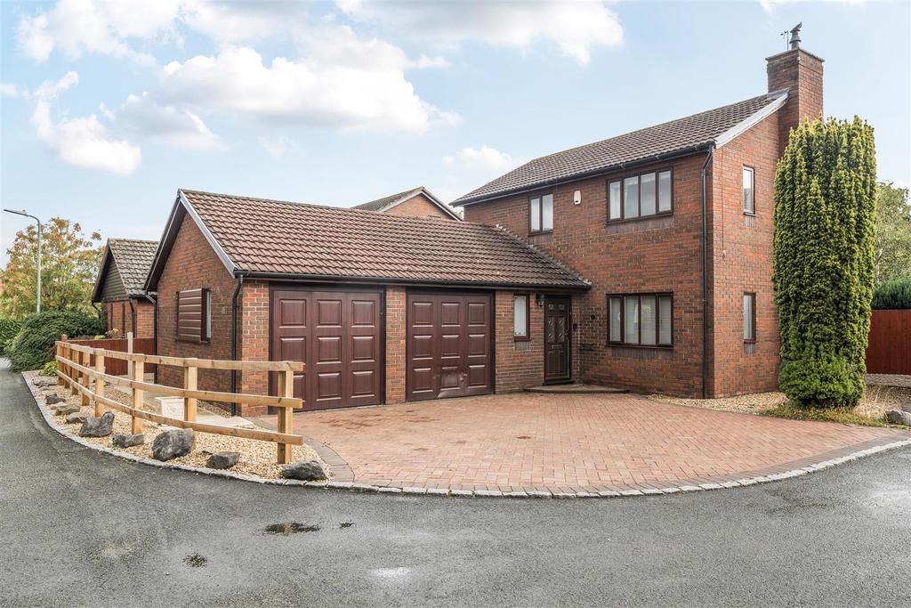 6 Grantley Avenue, Bicton Heath... 3 bed detached house - £375,000