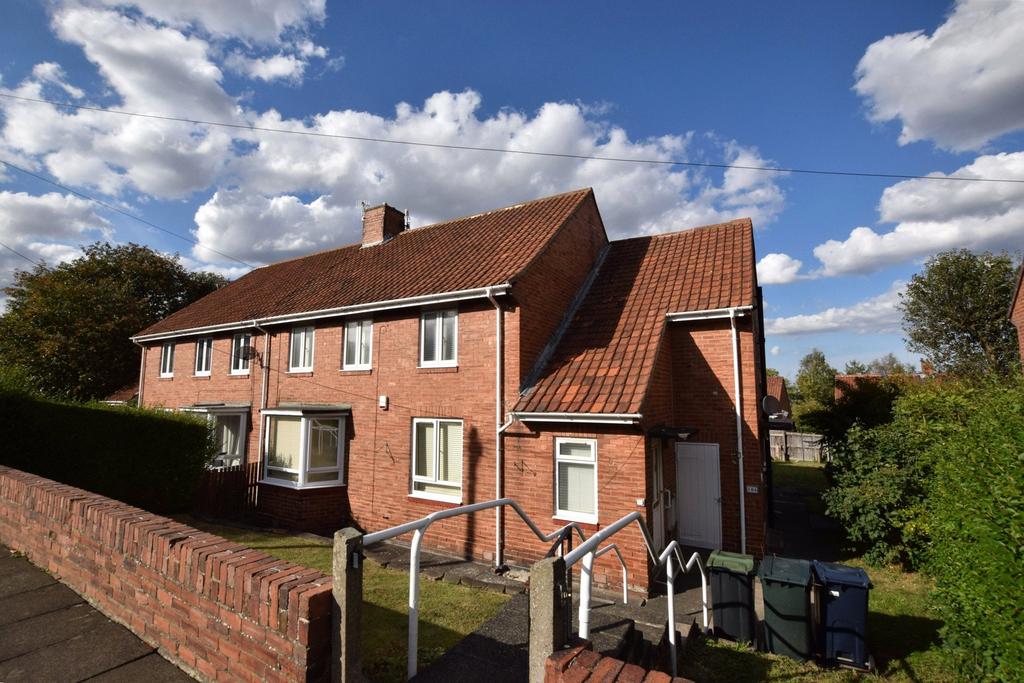 Cotswold Gardens, Lobley Hill, NE11 2 bed apartment - £750 pcm (£173 pw)