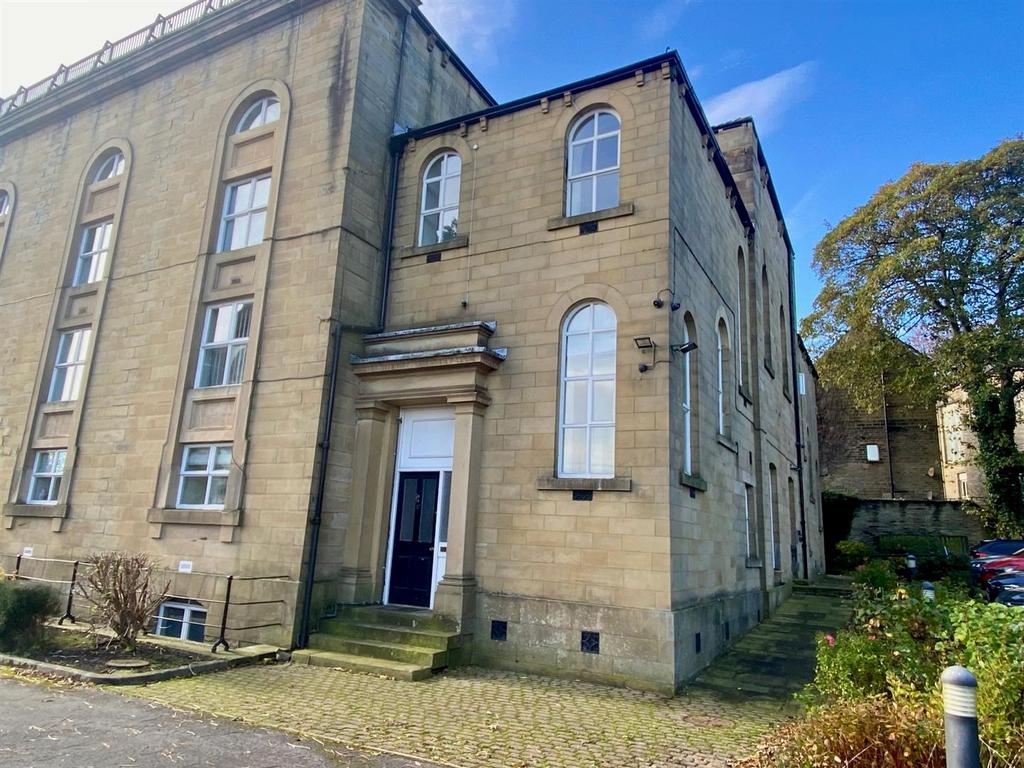 Highfields Court, Highfield Road... 1 bed flat - £675 pcm (£156 pw)