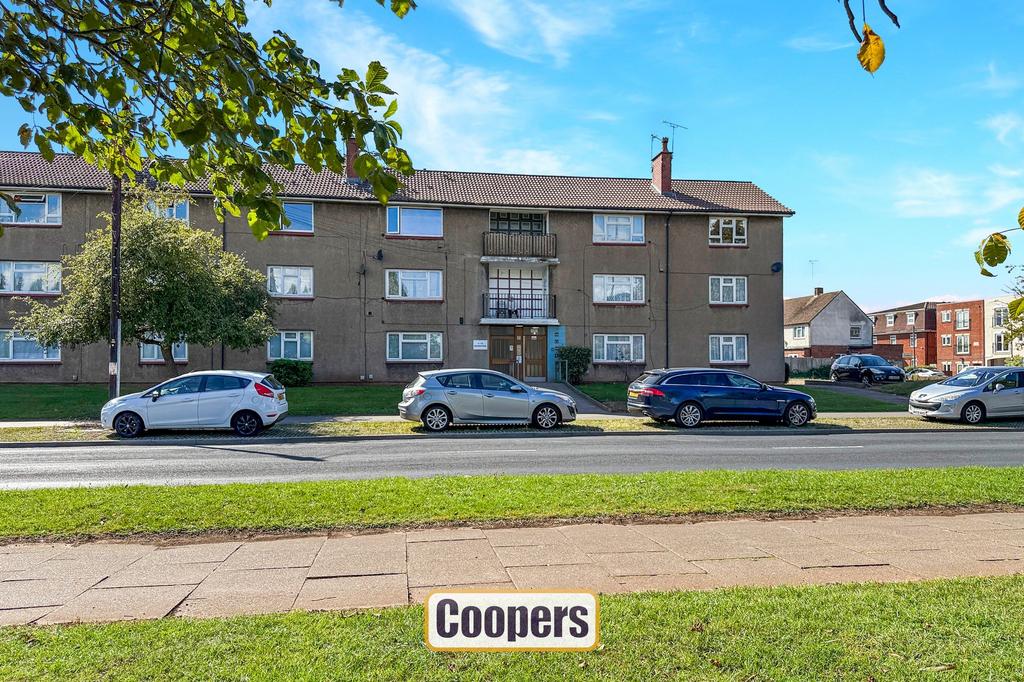 Quinton Park, Cheylesmore, CV3 2 bed flat - £150,000