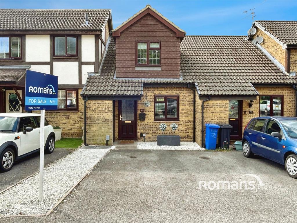 Morley Close, Yateley, Hampshire 2 bed terraced house for sale - £325,000