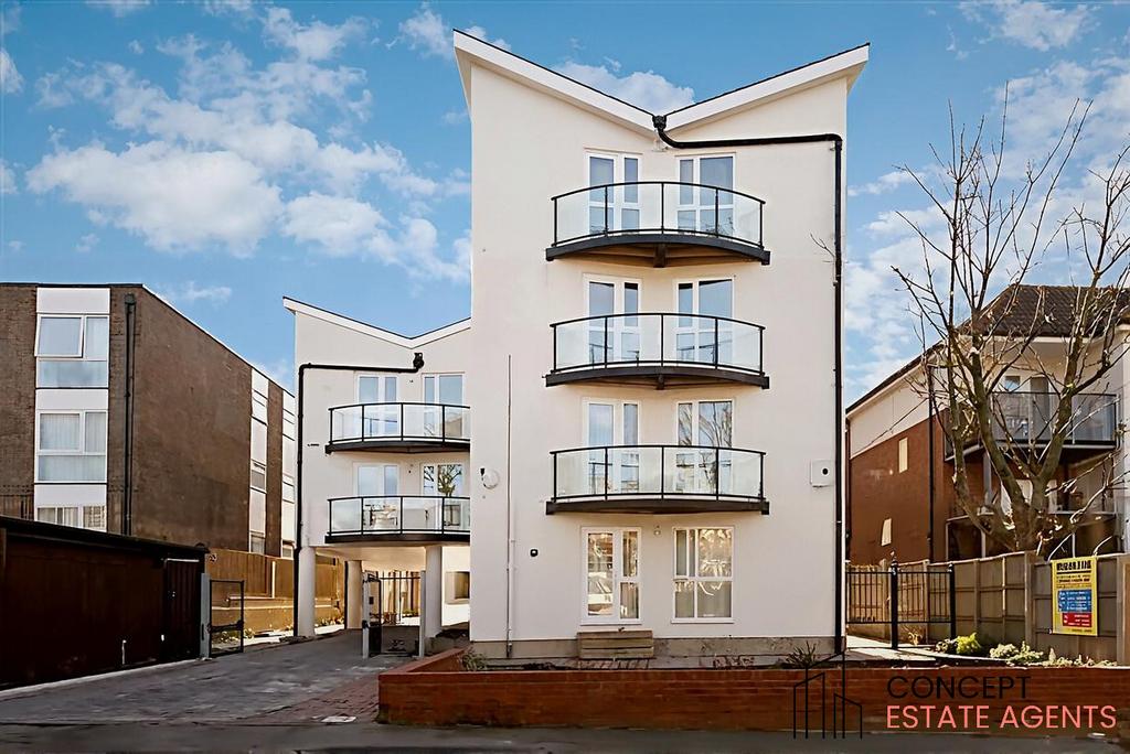 Eaton Mansions, 49 Eaton Road... 2 bed apartment - £1,850 pcm (£427 pw)