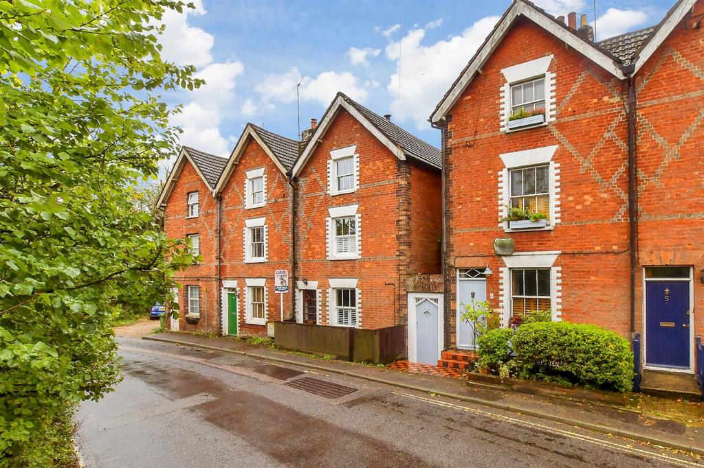 Stopham Road, Pulborough RH20 3 bed end of terrace house for sale - £ ...