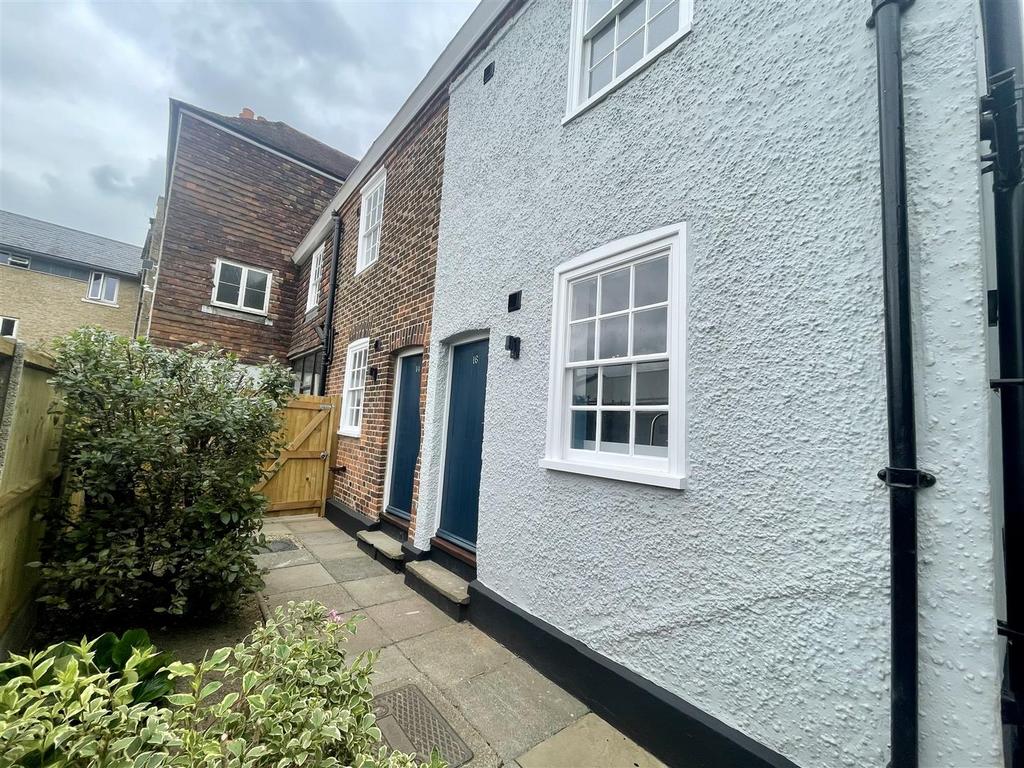 Wincheap, Canterbury CT1 2 bed cottage - £1,150 pcm (£265 pw)