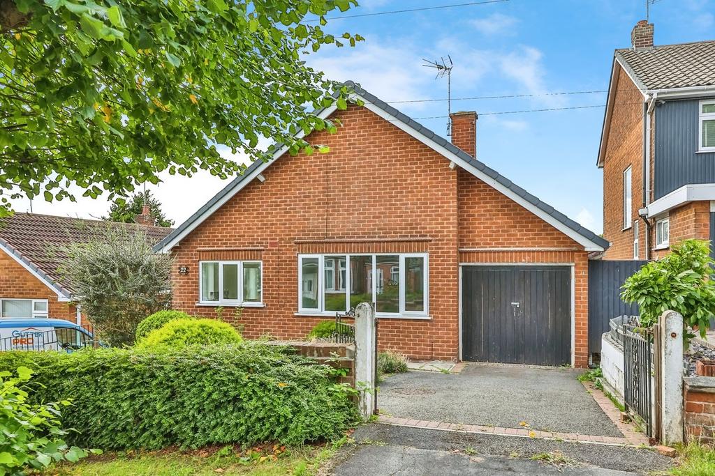 Lower Dunstead Road, Nottingham NG16 3 bed detached bungalow - £180,000