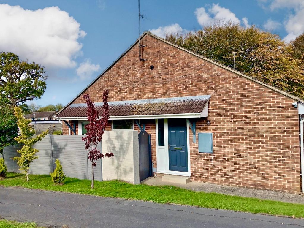 Eldene, Swindon SN3 2 bed semi-detached bungalow - £265,000