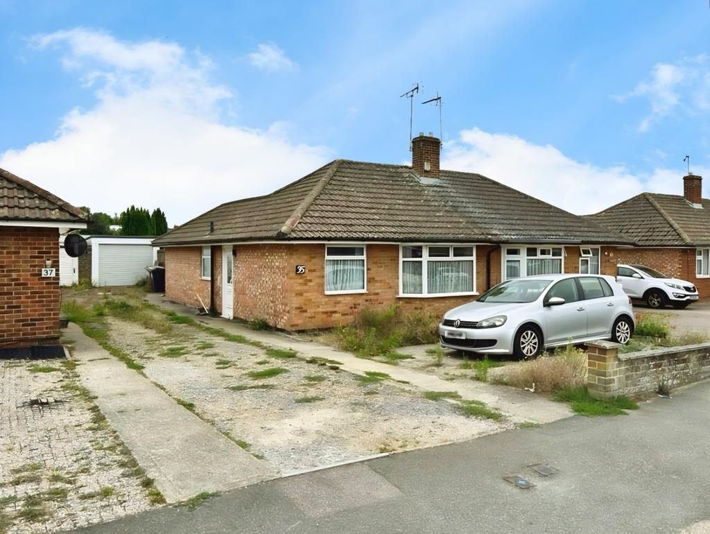 Bybrook Road, Kennington 2 bed semi-detached bungalow to rent - £1,400 ...