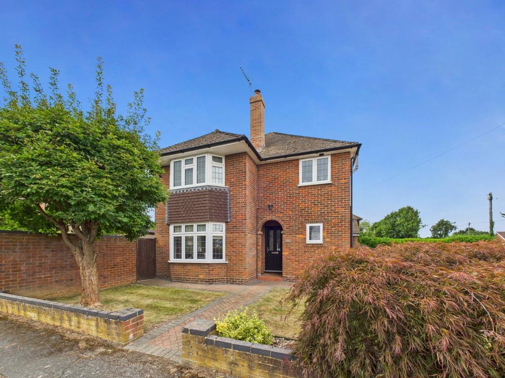 Berkeley Avenue, Chesham... 3 bed detached house - £775,000