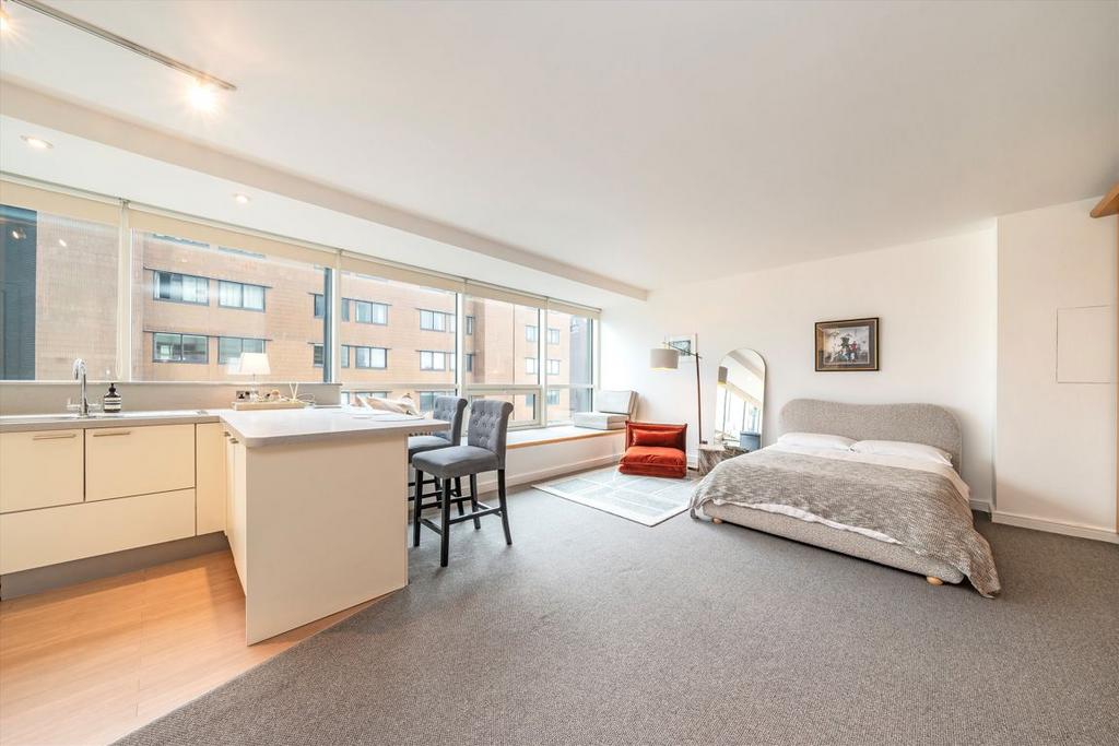 Grosvenor Road, London SW1V Studio - £2,747 pcm (£634 pw)