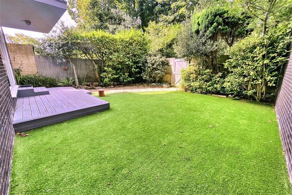 Bournemouth 2 bed flat for sale - £230,000