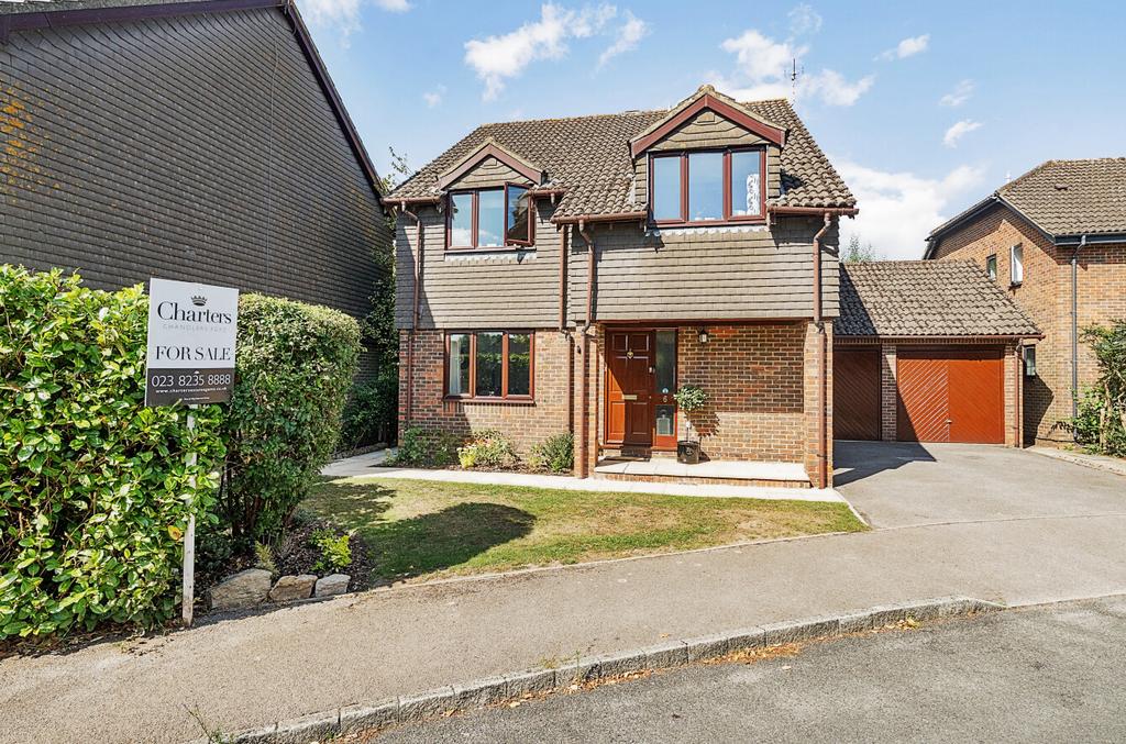 Meadowcroft Close, Otterbourne... 4 bed detached house for sale - £700,000