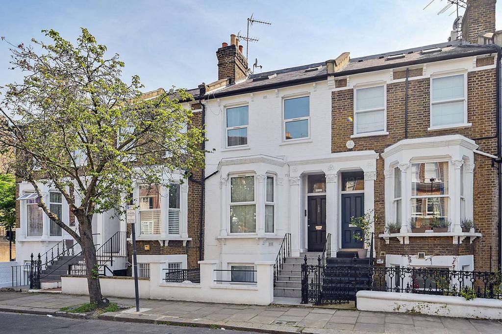 Sulgrave Road, Brook Green, London, W6 1 bed flat to rent - £2,000 pcm ...
