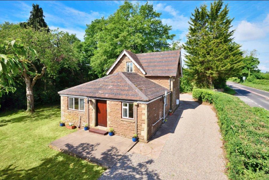 Harold Lodge, Bromyard 2 bed house - £995 pcm (£230 pw)
