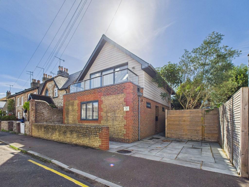 Selden Lane, Worthing, BN11 2BN 2 bed detached house - £575,000