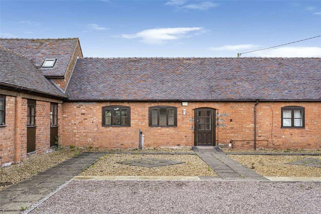 Mount Farm Barns, Hopton, Stafford... 2 bed barn conversion - £1,000 ...