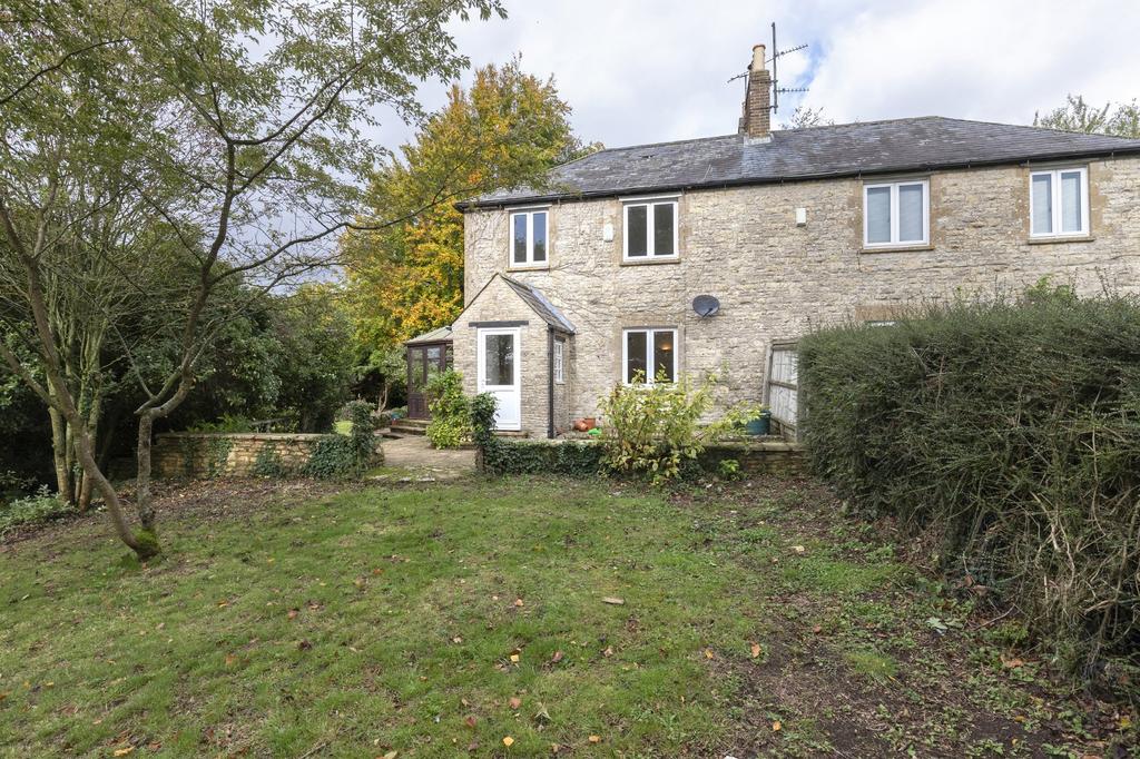 Fulbrook 2 bed semi-detached house - £1,600 pcm (£369 pw)