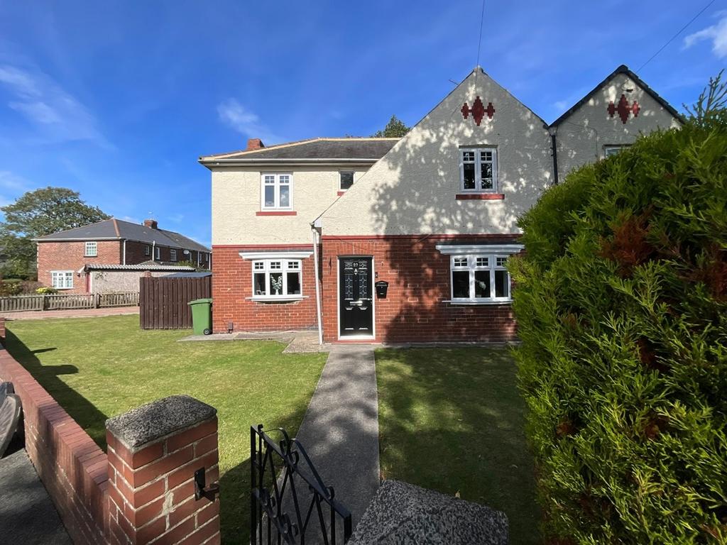 Laburnum Gardens, Jarrow, NE32 3 bed semi-detached house - £235,000