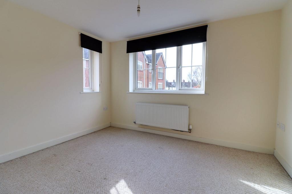 Ranshaw Drive, Stafford ST17 2 bed apartment - £825 pcm (£190 pw)