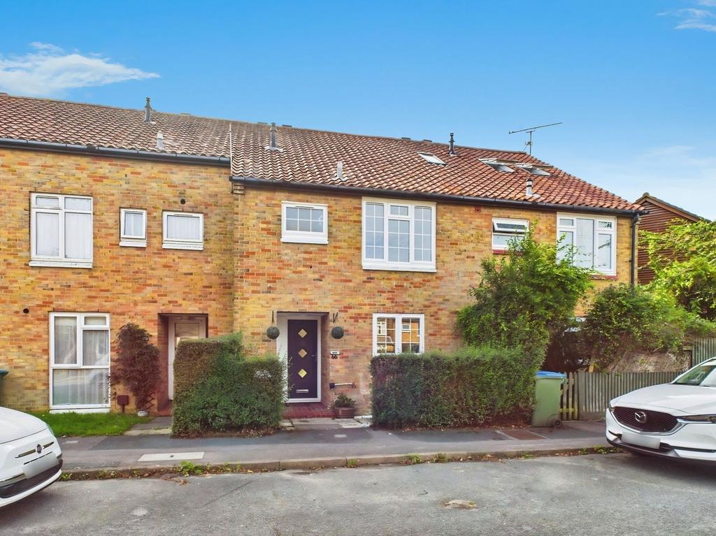 Swallowtail Road, Horsham RH12 3 bed terraced house for sale - £400,000