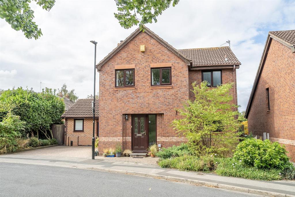 Danesmead Close, Fulford, York, YO10 4QU 5 bed detached house - £625,000