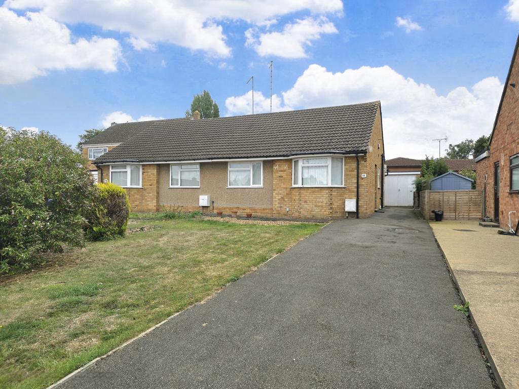 Chulmleigh Walk, Abington Vale, NN3 3LP 2 bed bungalow - £270,000