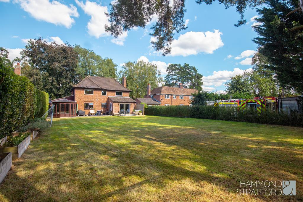 Whitegates Close, Hethersett 4 bed detached house - £575,000