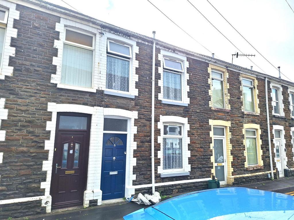 Charles Street, Neath SA11 2 bed terraced house - £89,995