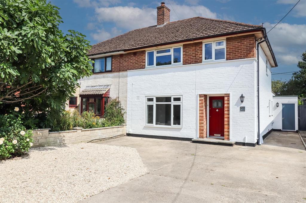 Merton Way, Yarnton OX5 3 bed semi-detached house - £450,000