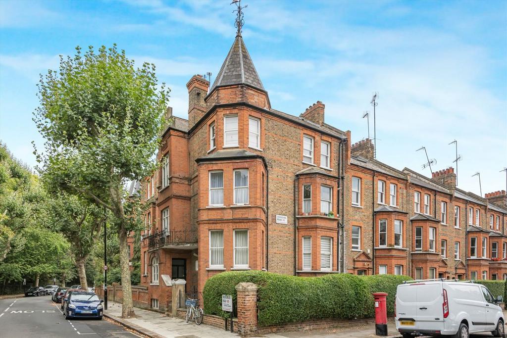 Essendine Mansions, London W9 1 bed flat for sale - £585,000