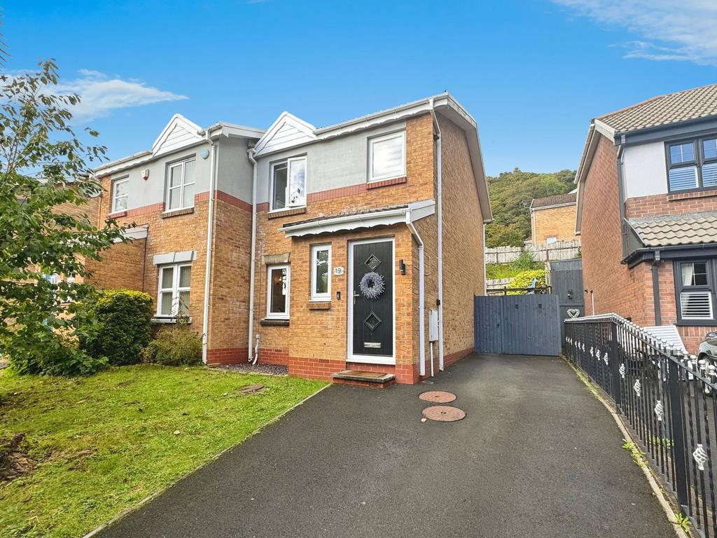 Cae Canol, Port Talbot SA12 3 bed semi-detached house for sale - £190,000